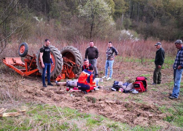 TRAGIC! Copil de 2 ani OMORÂT de tractorul condus de tatăl lui ...