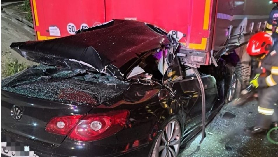 TRAGEDIE pe Autostrada A1! 11 victime! Impact teribil cu un TIR ...